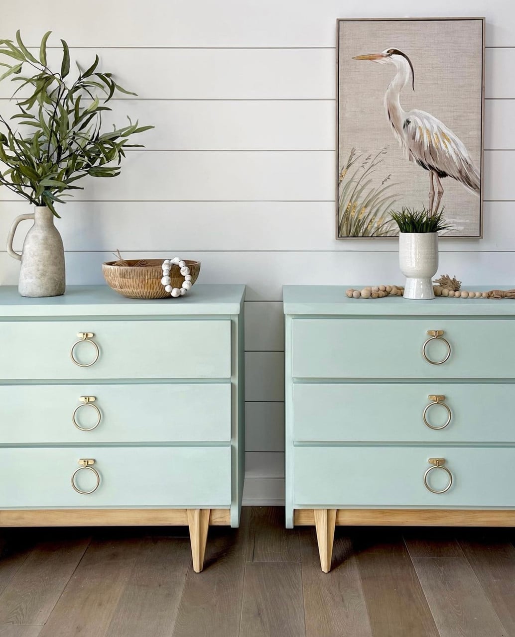 20 Chalk Paint Color Ideas to Tranform Your Old Furniture - Onelmon